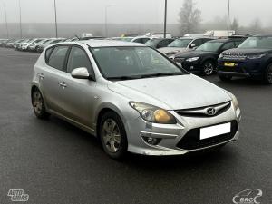 Pelēks Hyundai i30 2011 Avižieniai, ar dzinēja tilpumu 1.40 L un nobraukumu 189 tūkst. km par 1400 €, foto 3 vietnē AUTOMOTO.COM.LV