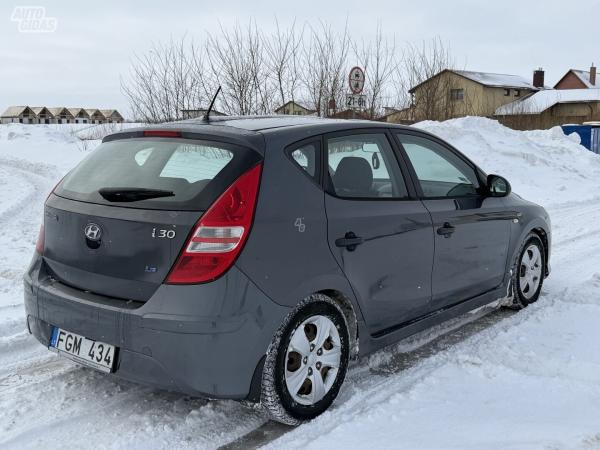 Pelēks Hyundai i30 2011 Panevēža, ar dzinēja tilpumu 1.60 L un nobraukumu 295 tūkst. km par 1999 €, foto 6 vietnē AUTOMOTO.COM.LV