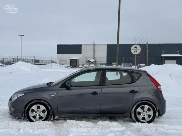 Pelēks Hyundai i30 2011 Panevēža, ar dzinēja tilpumu 1.60 L un nobraukumu 295 tūkst. km par 1550 €, foto 5 vietnē AUTOMOTO.COM.LV