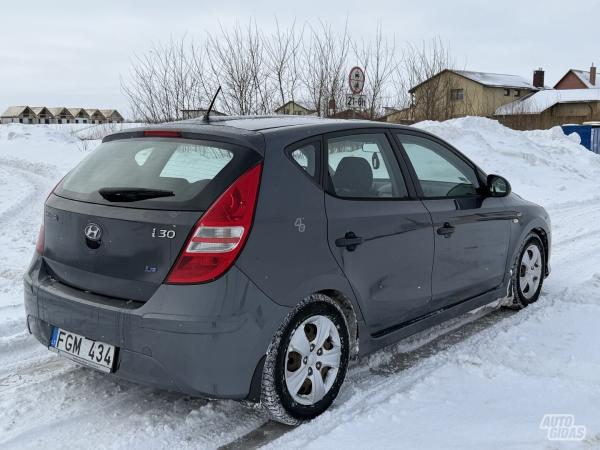 Pelēks Hyundai i30 2011 Panevēža, ar dzinēja tilpumu 1.60 L un nobraukumu 295 tūkst. km par 1550 €, foto 6 vietnē AUTOMOTO.COM.LV