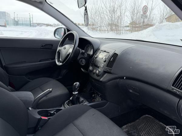 Pelēks Hyundai i30 2011 Panevēža, ar dzinēja tilpumu 1.60 L un nobraukumu 295 tūkst. km par 1550 €, foto 10 vietnē AUTOMOTO.COM.LV