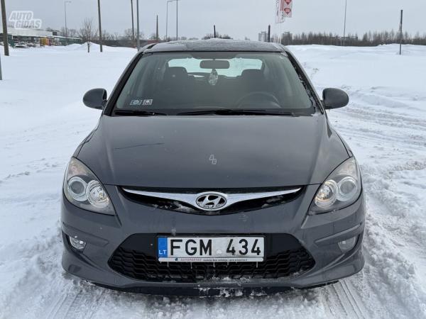 Pelēks Hyundai i30 2011 Panevēža, ar dzinēja tilpumu 1.60 L un nobraukumu 295 tūkst. km par 1550 €, foto 2 vietnē AUTOMOTO.COM.LV