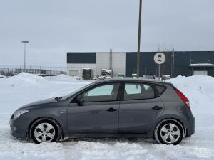 Pelēks Hyundai i30 2011 Panevēža, ar dzinēja tilpumu 1.60 L un nobraukumu 295 tūkst. km par 1550 €, foto 4 vietnē AUTOMOTO.COM.LV