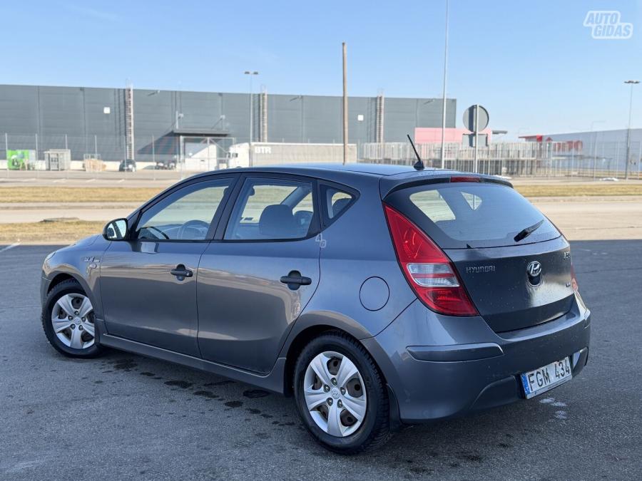 Pelēks Hyundai i30 2011 Panevēža, ar dzinēja tilpumu 1.60 L un nobraukumu 295 tūkst. km par 1650 €, foto 8 vietnē AUTOMOTO.COM.LV