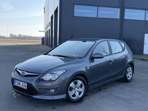 Pelēks Hyundai i30 2011 Panevēža, ar dzinēja tilpumu 1.60 L un nobraukumu 295 tūkst. km par 1450 €, foto 1 vietnē AUTOMOTO.COM.LV