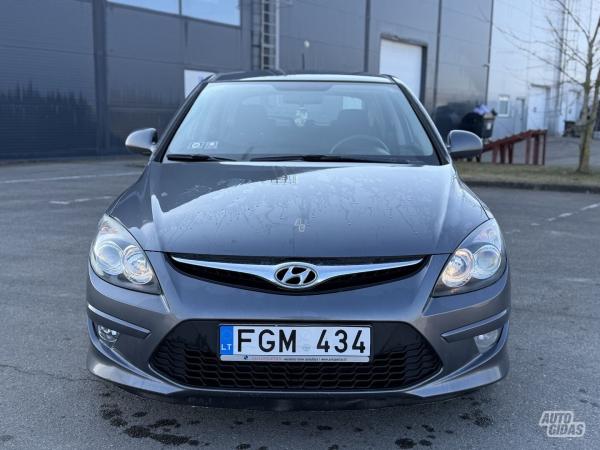 Pelēks Hyundai i30 2011 Panevēža, ar dzinēja tilpumu 1.60 L un nobraukumu 295 tūkst. km par 1450 €, foto 2 vietnē AUTOMOTO.COM.LV