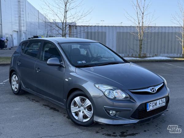 Pelēks Hyundai i30 2011 Panevēža, ar dzinēja tilpumu 1.60 L un nobraukumu 295 tūkst. km par 1450 €, foto 3 vietnē AUTOMOTO.COM.LV