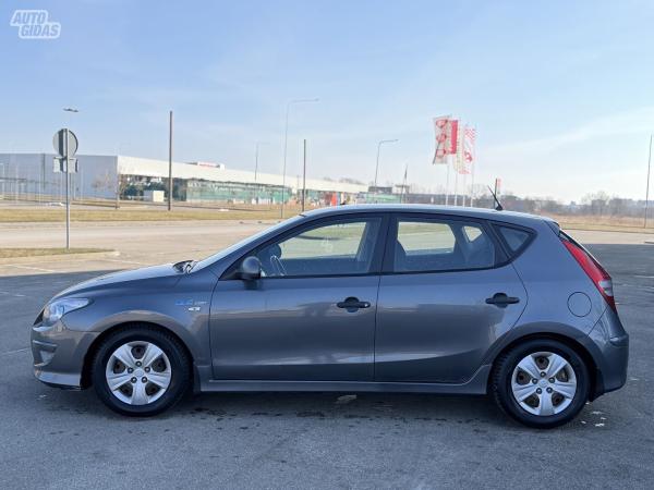 Pelēks Hyundai i30 2011 Panevēža, ar dzinēja tilpumu 1.60 L un nobraukumu 295 tūkst. km par 1450 €, foto 5 vietnē AUTOMOTO.COM.LV