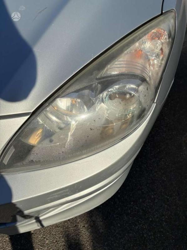 Grey Hyundai i30 2011 in Kalvarija, with an engine capacity of 1.58 L and mileage of 276 thousand km for 2100 €, photo 6 on AUTOMOTO.COM.LV