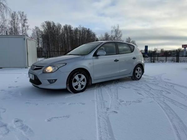 Серый Хендай i30 2011 в Рига, объемом двигателя 1.60 л и пробегом 238 тыс. км за 2500 €, фото 2 на AUTOMOTO.COM.LV