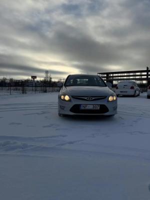 Grey Hyundai i30 2011 in Riga, with an engine capacity of 1.60 L and mileage of 238 thousand km for 2500 €, photo 4 on AUTOMOTO.COM.LV