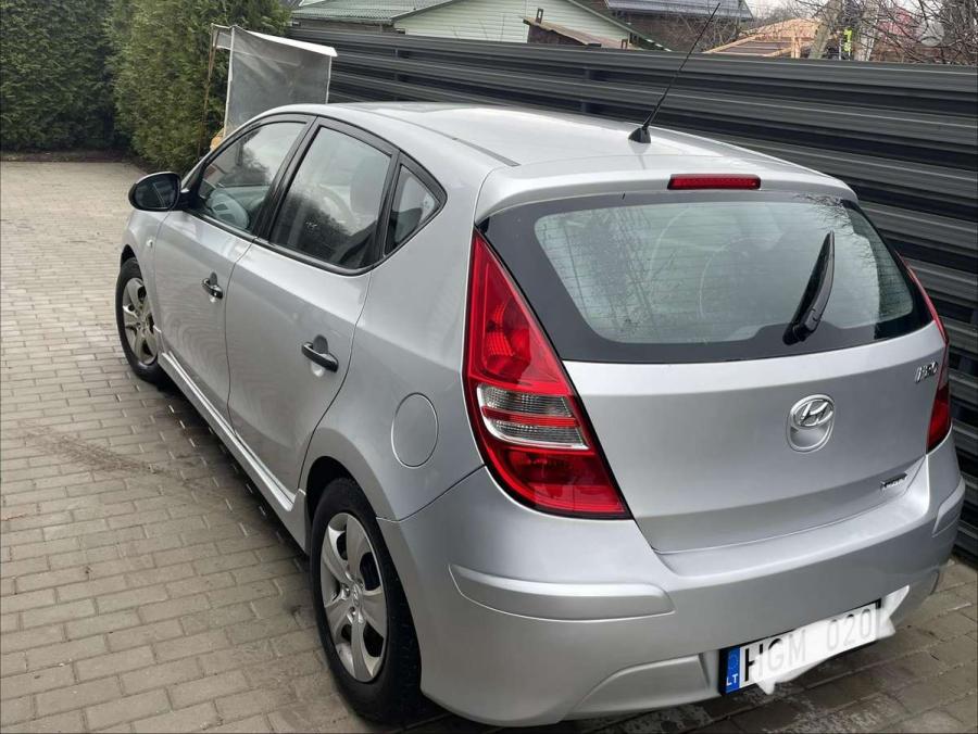 Серый Хендай i30 2011 в Вильнюс, объемом двигателя 1.58 л и пробегом 272 тыс. км за 1950 €, фото 3 на AUTOMOTO.COM.LV
