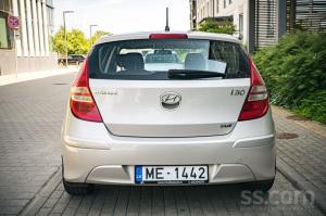Grey Hyundai i30 2011 in Riga, with an engine capacity of 1.40 L and mileage of 239 thousand km for 990 €, photo 6 on AUTOMOTO.COM.LV