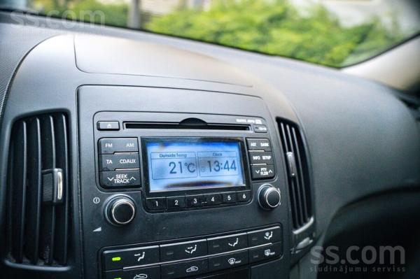 Pelēks Hyundai i30 2011 Rīga, ar dzinēja tilpumu 1.40 L un nobraukumu 239 tūkst. km par 990 €, foto 8 vietnē AUTOMOTO.COM.LV