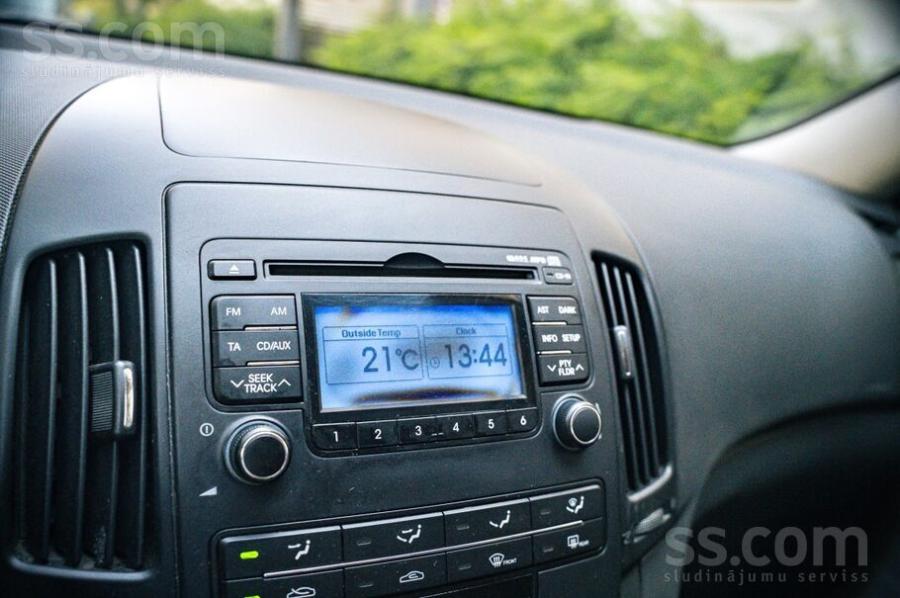 Grey Hyundai i30 2011 in Riga, with an engine capacity of 1.40 L and mileage of 239 thousand km for 990 €, photo 9 on AUTOMOTO.COM.LV