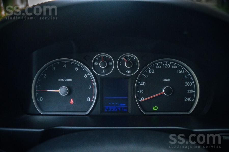 Grey Hyundai i30 2011 in Riga, with an engine capacity of 1.40 L and mileage of 239 thousand km for 990 €, photo 18 on AUTOMOTO.COM.LV