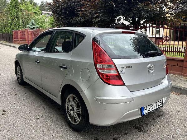 Серый Хендай i30 2011 в Вильнюс, объемом двигателя 1.58 л и пробегом 175 тыс. км за 1900 €, фото 3 на AUTOMOTO.COM.LV