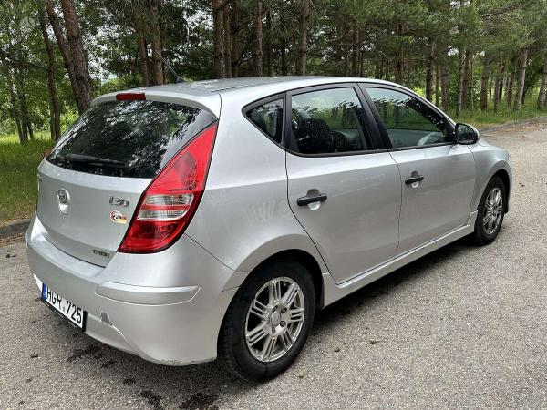 Серый Хендай i30 2011 в Вильнюс, объемом двигателя 1.58 л и пробегом 175 тыс. км за 1900 €, фото 4 на AUTOMOTO.COM.LV