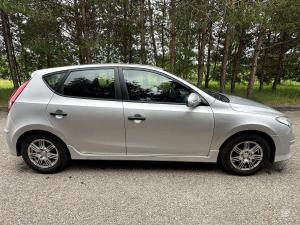 Grey Hyundai i30 2011 in Vilnius, with an engine capacity of 1.58 L and mileage of 175 thousand km for 1900 €, photo 6 on AUTOMOTO.COM.LV