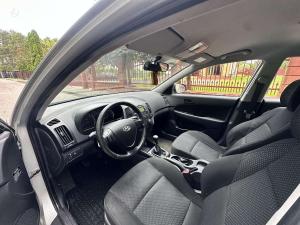 Grey Hyundai i30 2011 in Vilnius, with an engine capacity of 1.58 L and mileage of 175 thousand km for 1900 €, photo 8 on AUTOMOTO.COM.LV