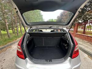 Grey Hyundai i30 2011 in Vilnius, with an engine capacity of 1.58 L and mileage of 175 thousand km for 1900 €, photo 12 on AUTOMOTO.COM.LV