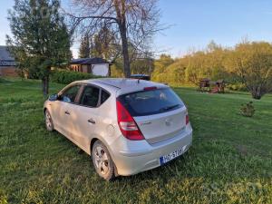 Grey Hyundai i30 2011 in Riga, with an engine capacity of 1.40 L and mileage of 197 thousand km for 1900 €, photo 4 on AUTOMOTO.COM.LV