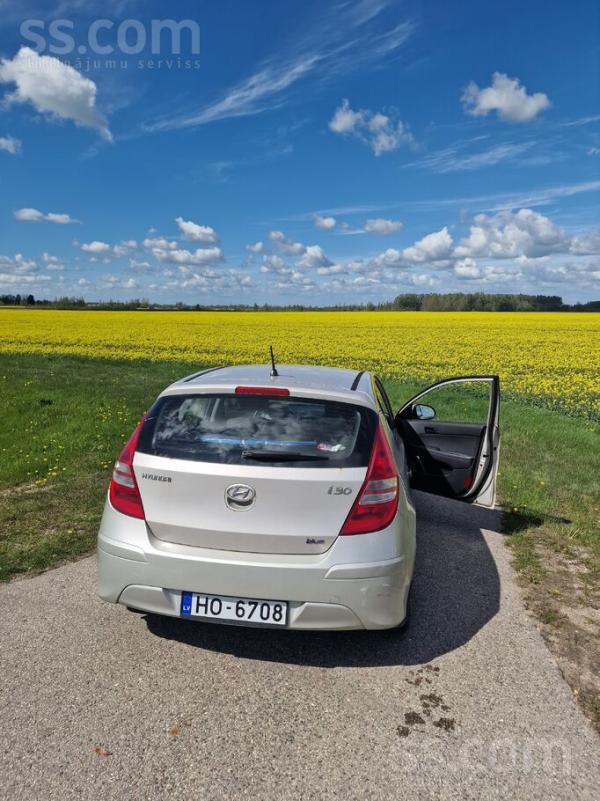 Grey Hyundai i30 2011 in Riga, with an engine capacity of 1.40 L and mileage of 197 thousand km for 1900 €, photo 5 on AUTOMOTO.COM.LV