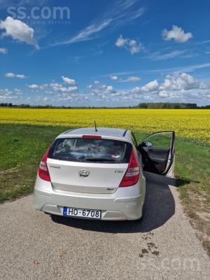 Grey Hyundai i30 2011 in Riga, with an engine capacity of 1.40 L and mileage of 197 thousand km for 1900 €, photo 6 on AUTOMOTO.COM.LV