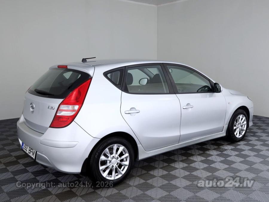 Серый Хендай i30 2011 в Таллин, объемом двигателя 1.40 л и пробегом 148 тыс. км за 1499 €, фото 4 на AUTOMOTO.COM.LV