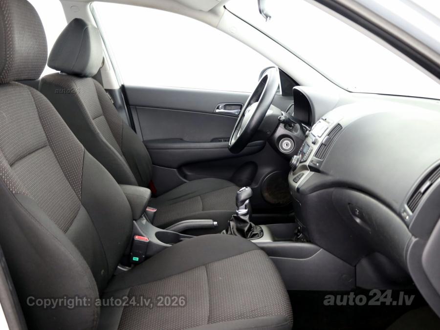 Серый Хендай i30 2011 в Таллин, объемом двигателя 1.40 л и пробегом 148 тыс. км за 1499 €, фото 7 на AUTOMOTO.COM.LV