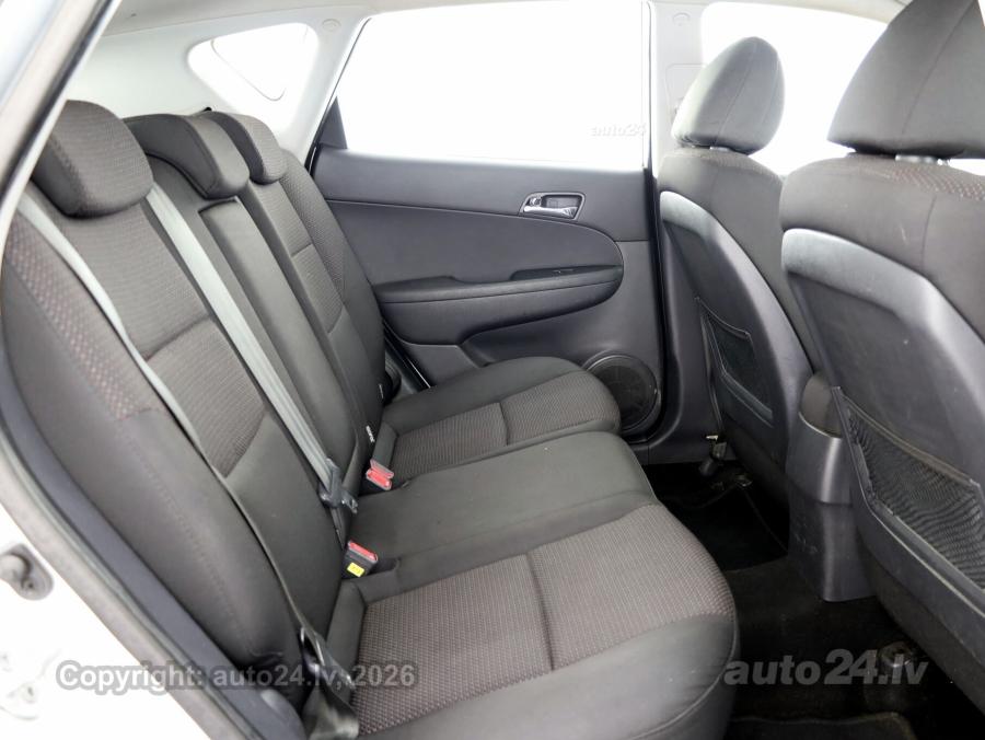 Серый Хендай i30 2011 в Таллин, объемом двигателя 1.40 л и пробегом 148 тыс. км за 1499 €, фото 8 на AUTOMOTO.COM.LV
