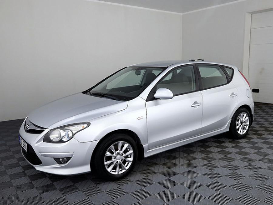 Pelēks Hyundai i30 2011 Tallina, ar dzinēja tilpumu 1.40 L un nobraukumu 148 tūkst. km par 1499 €, foto 3 vietnē AUTOMOTO.COM.LV