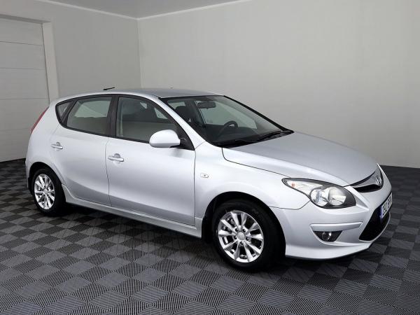 Серый Хендай i30 2011 в Таллин, объемом двигателя 1.40 л и пробегом 148 тыс. км за 1499 €, фото 9 на AUTOMOTO.COM.LV