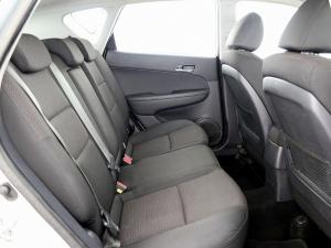 Pelēks Hyundai i30 2011 Tallina, ar dzinēja tilpumu 1.40 L un nobraukumu 148 tūkst. km par 1499 €, foto 15 vietnē AUTOMOTO.COM.LV