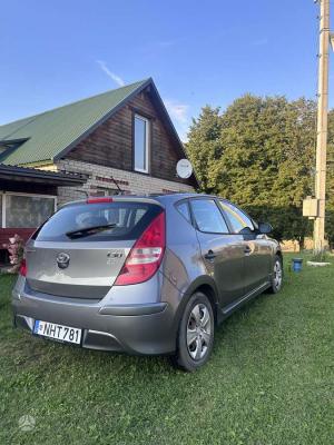Grey Hyundai i30 2011 in Kaisiadorys, with an engine capacity of 1.40 L and mileage of 196 thousand km for 3300 €, photo 4 on AUTOMOTO.COM.LV