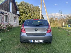 Grey Hyundai i30 2011 in Kaisiadorys, with an engine capacity of 1.40 L and mileage of 196 thousand km for 3300 €, photo 6 on AUTOMOTO.COM.LV
