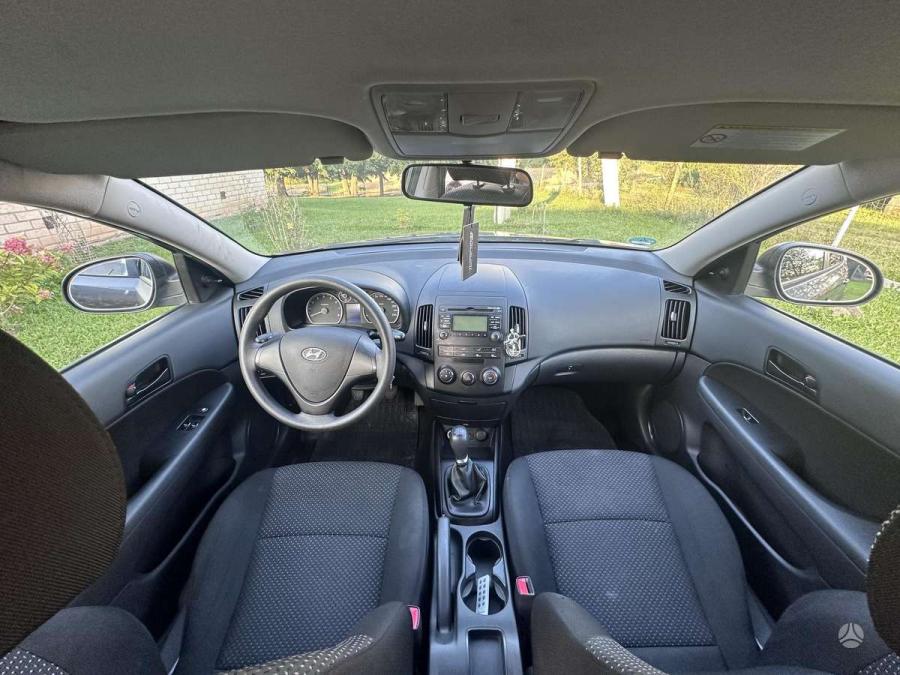 Grey Hyundai i30 2011 in Kaisiadorys, with an engine capacity of 1.40 L and mileage of 196 thousand km for 3300 €, photo 7 on AUTOMOTO.COM.LV