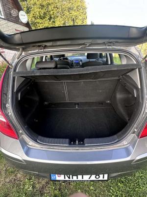 Grey Hyundai i30 2011 in Kaisiadorys, with an engine capacity of 1.40 L and mileage of 196 thousand km for 3300 €, photo 12 on AUTOMOTO.COM.LV