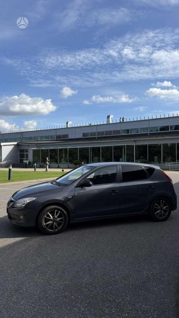 Grey Hyundai i30 2011 in Svencionys, with an engine capacity of 1.58 L and mileage of 354 thousand km for 1000 €, photo 10 on AUTOMOTO.COM.LV