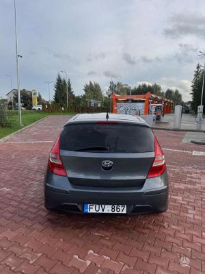 Pelēks Hyundai i30 2011 Viļņa, ar dzinēja tilpumu 1.59 L un nobraukumu 321 tūkst. km par 950 €, foto 7 vietnē AUTOMOTO.COM.LV