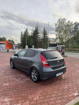 Pelēks Hyundai i30 2011 Viļņa, ar dzinēja tilpumu 1.59 L un nobraukumu 321 tūkst. km par 950 €, foto 9 vietnē AUTOMOTO.COM.LV