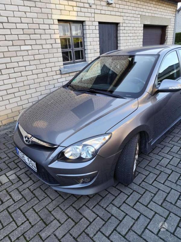 Grey Hyundai i30 2011 in Silale, with an engine capacity of 1.40 L and mileage of 98 thousand km for 3290 €, photo 1 on AUTOMOTO.COM.LV
