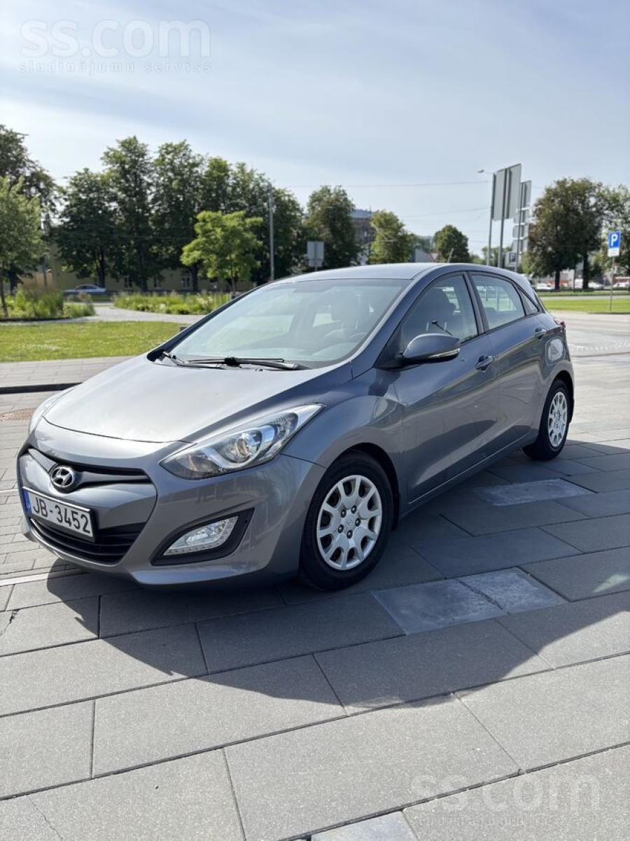 Grey Hyundai i30 2012 in Riga, with an engine capacity of 1.60 L and mileage of 111 thousand km for 4500 €, photo 1 on AUTOMOTO.COM.LV