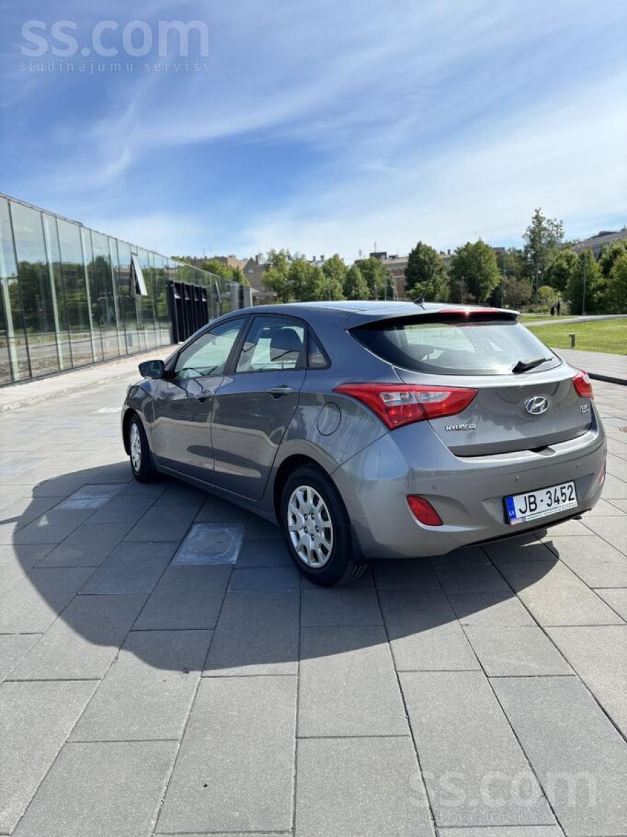 Grey Hyundai i30 2012 in Riga, with an engine capacity of 1.60 L and mileage of 111 thousand km for 4500 €, photo 2 on AUTOMOTO.COM.LV