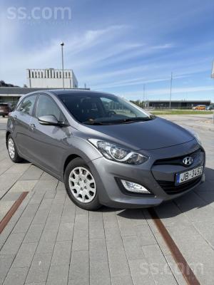 Grey Hyundai i30 2012 in Riga, with an engine capacity of 1.60 L and mileage of 111 thousand km for 4500 €, photo 3 on AUTOMOTO.COM.LV