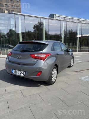 Grey Hyundai i30 2012 in Riga, with an engine capacity of 1.60 L and mileage of 111 thousand km for 4500 €, photo 4 on AUTOMOTO.COM.LV