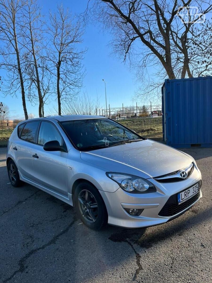 Pelēks Hyundai i30 2012 Šauļi, ar dzinēja tilpumu 1.40 L un nobraukumu 196 tūkst. km par 3500 €, foto 1 vietnē AUTOMOTO.COM.LV