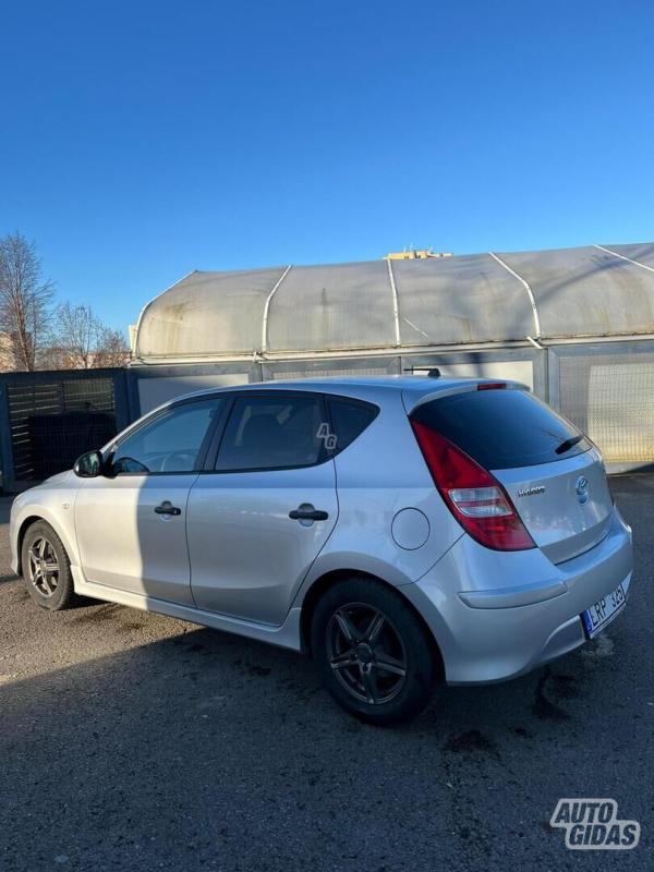 Grey Hyundai i30 2012 in Siauliai, with an engine capacity of 1.40 L and mileage of 196 thousand km for 3500 €, photo 4 on AUTOMOTO.COM.LV