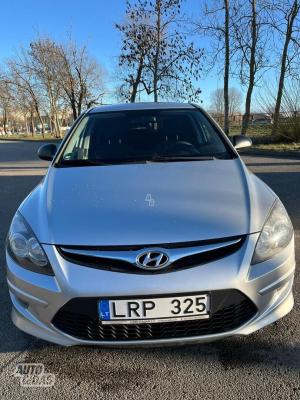 Grey Hyundai i30 2012 in Siauliai, with an engine capacity of 1.40 L and mileage of 196 thousand km for 3500 €, photo 5 on AUTOMOTO.COM.LV