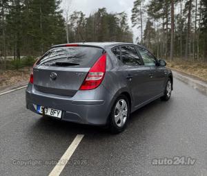 Pelēks Hyundai i30 2012 Tallina, ar dzinēja tilpumu 1.40 L un nobraukumu 158 tūkst. km par 3200 €, foto 3 vietnē AUTOMOTO.COM.LV